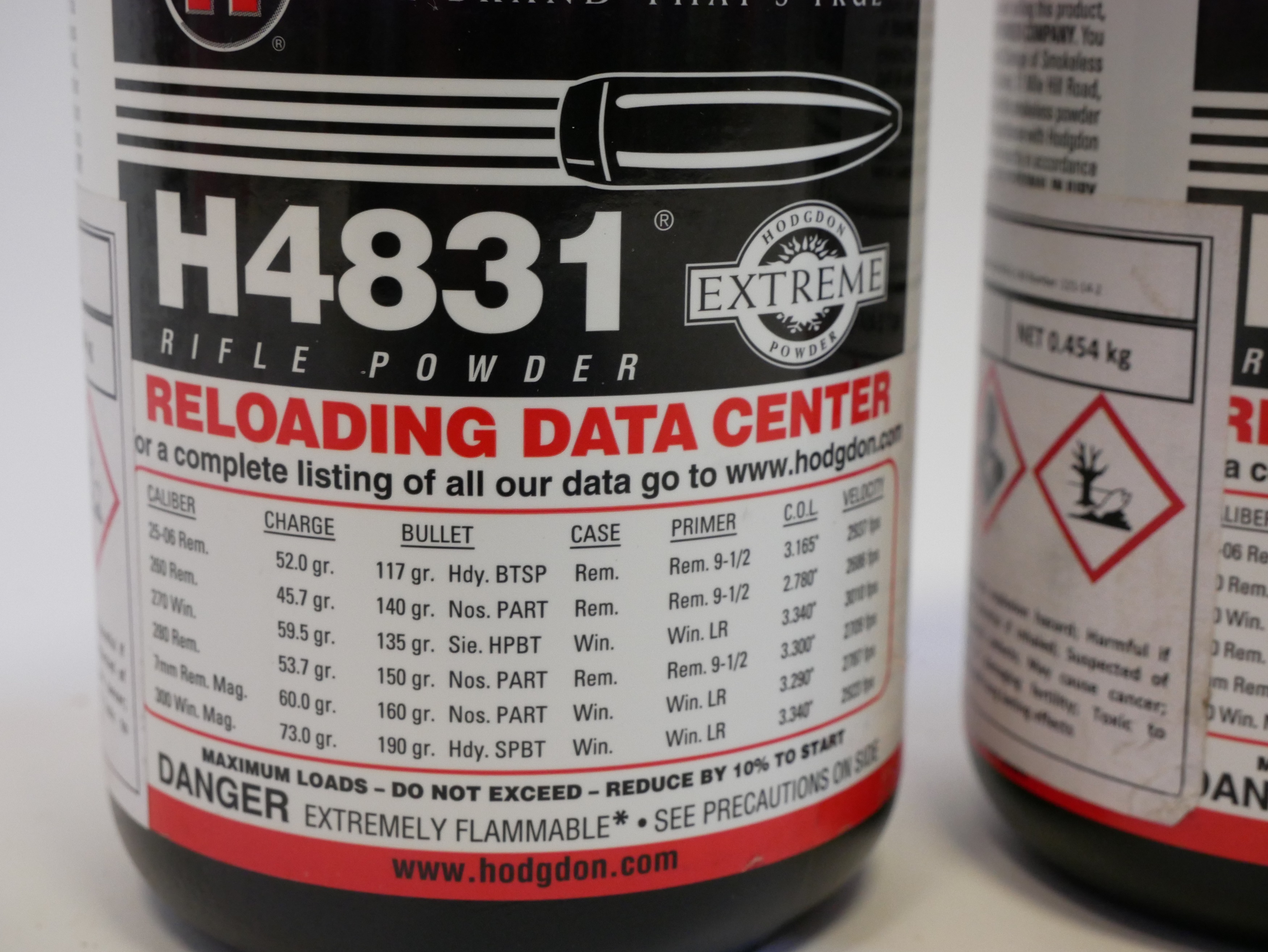 Hodgdon H4831 three full 1lb tubs, (seals opened when